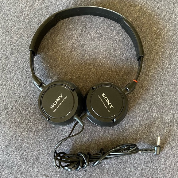 Sony | Headphones | Sony Black Adjustable Wired Headphones | Poshmark